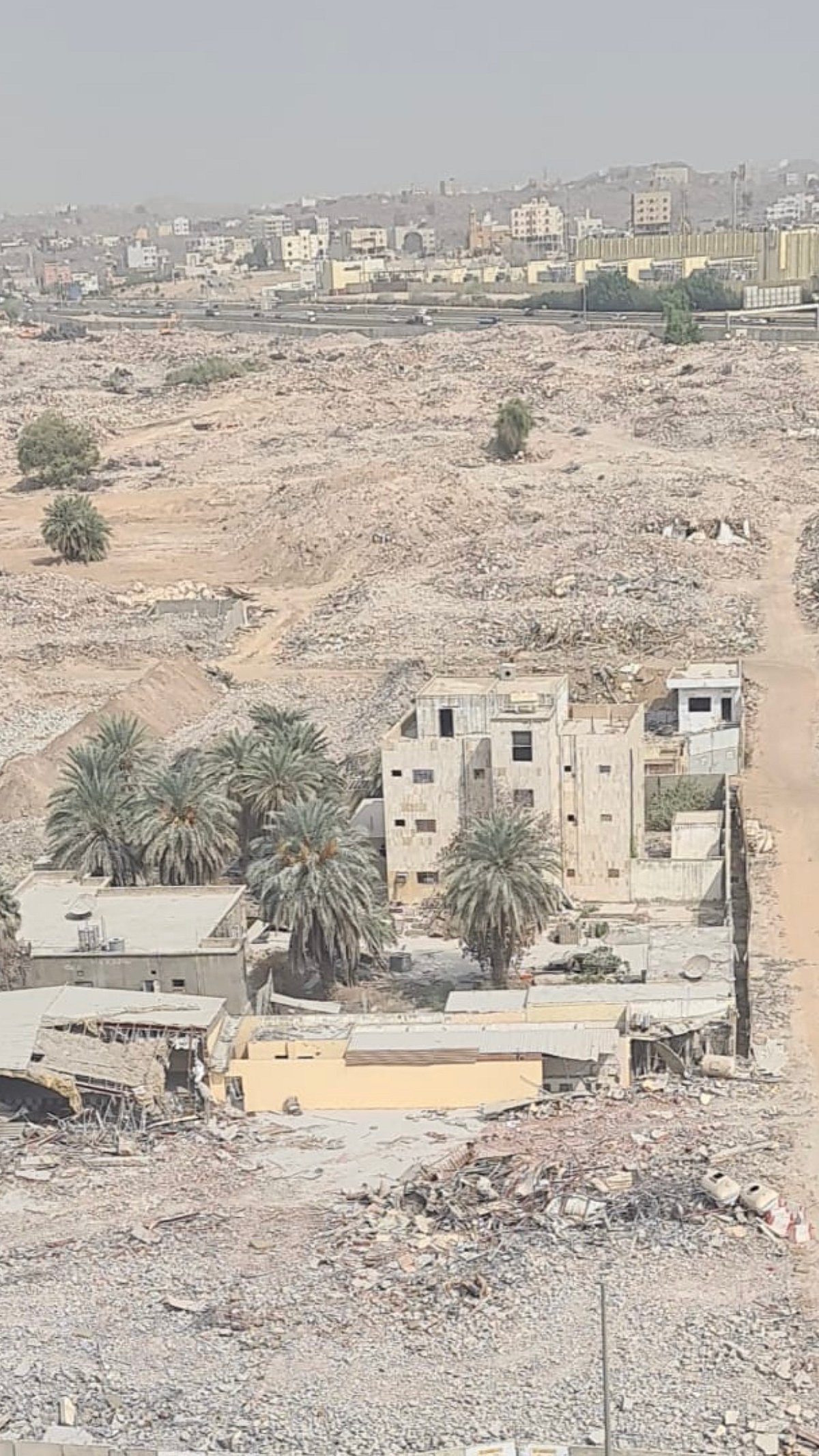 هل سيتحول منزل الفنان طلال مداح بجدة إلى متحف بعد إبقائه دون إزالة؟