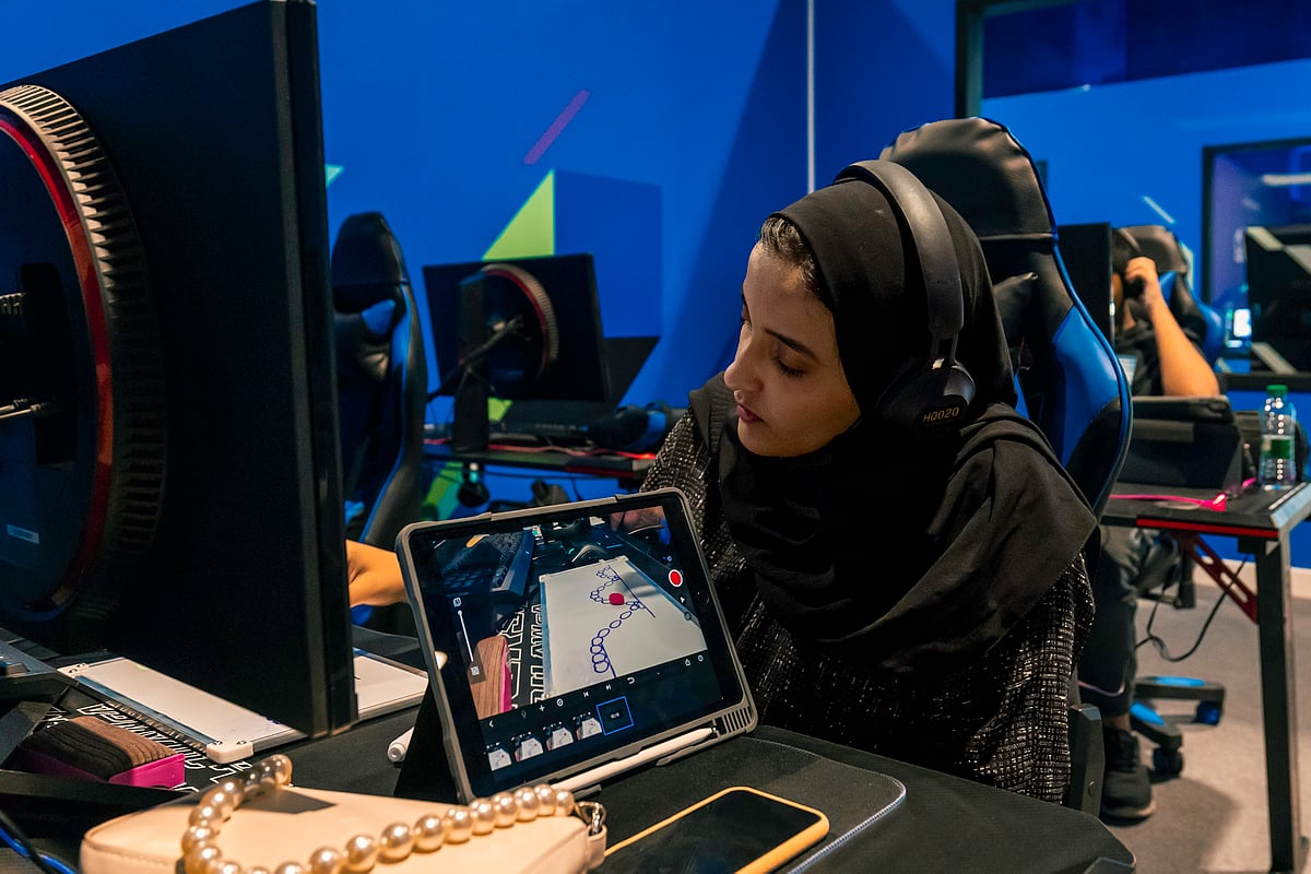 أكثر من 20 برنامجًا تعليميًا في منطقة GameDev ضمن "موسم الجيمرز"