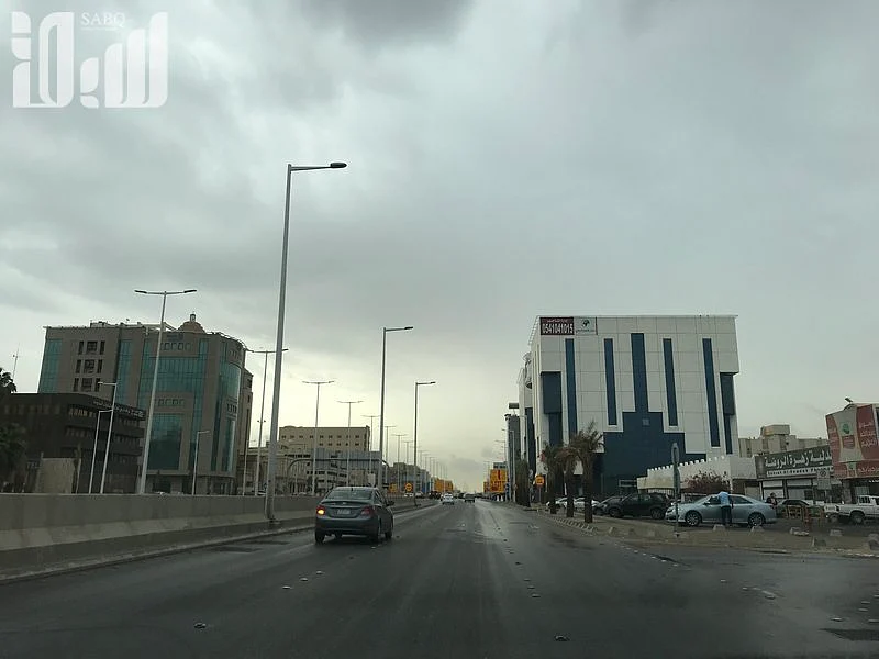 الأرصاد أمطار رعدية تصحب بزخات من البرد ورياح نشطة على معظم المناطق