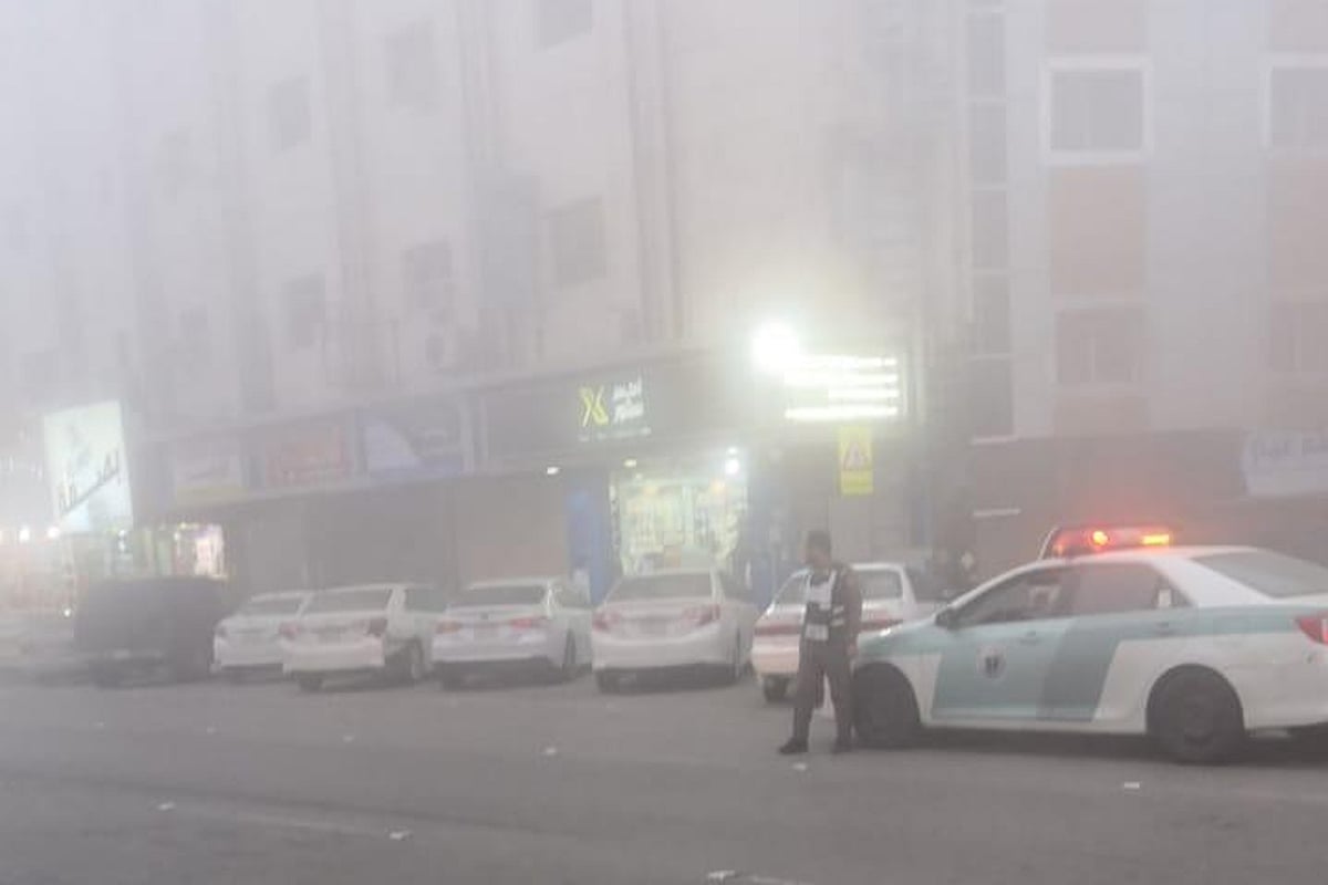مرور الباحة يدعو مرتادي الطرق لأخذ الحيطة والحذر بسبب الضباب