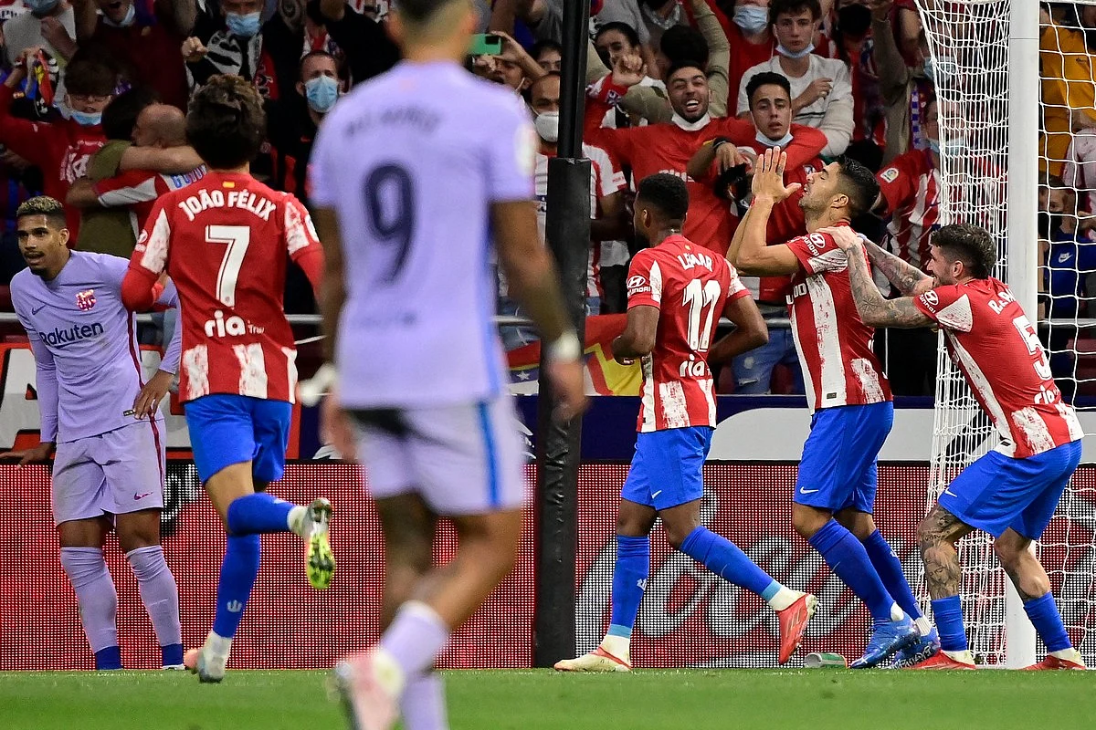 في الدوري الإسباني أتلتيكو مدريد يزيد من أوجاع برشلونة ويهزمه بثنائية