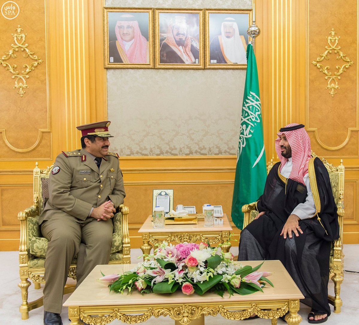 ولي ولي العهد يستعرض سبل التعاون العسكري بين المملكة وقطر