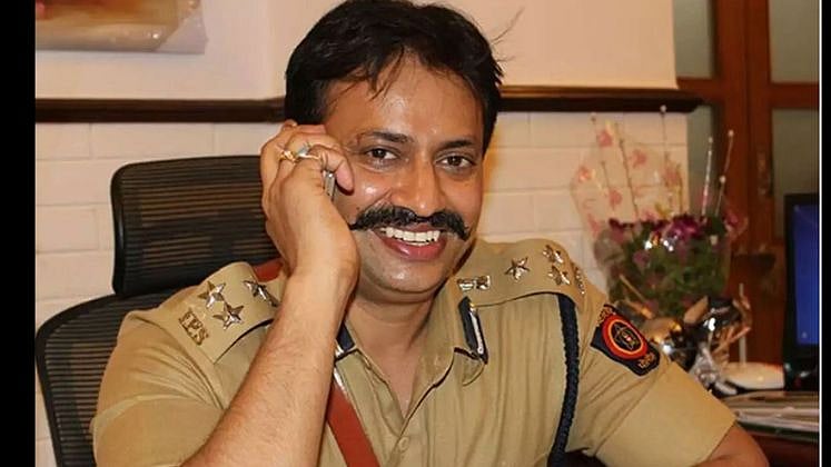 Krishna Prakash यांनी विधवेकडून लाच घेणाऱ्या पोलिसाला केले निलंबित...