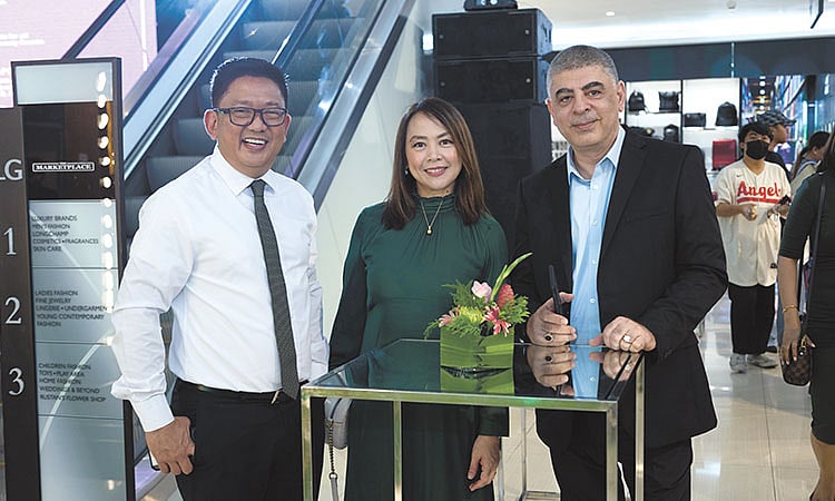 Discover the Glitz and Glam of the Beauty Addict Event: 'New Light ...