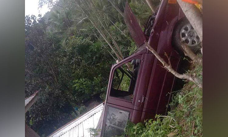 Sakyanan nahulog sa kimba, drayber naangol