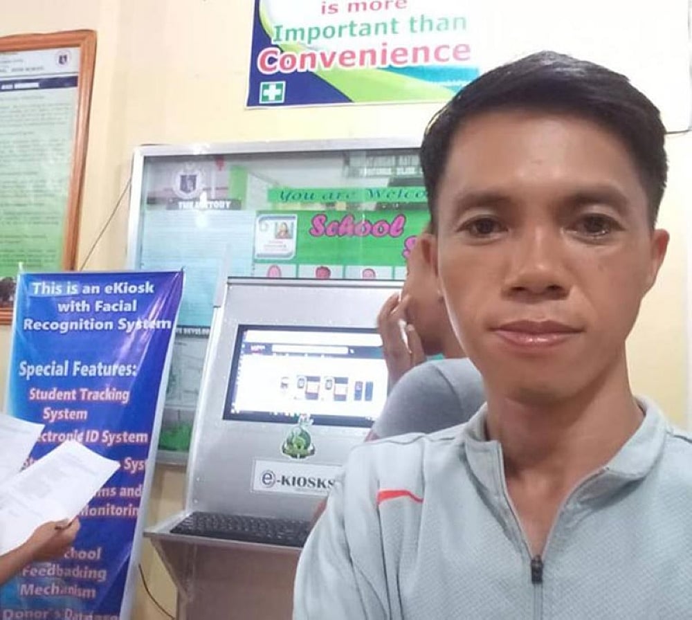 Ronald Cuevas: The teacher who connects schools to the world