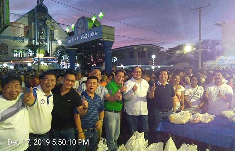 Thousands of Apaliteños get gift packs