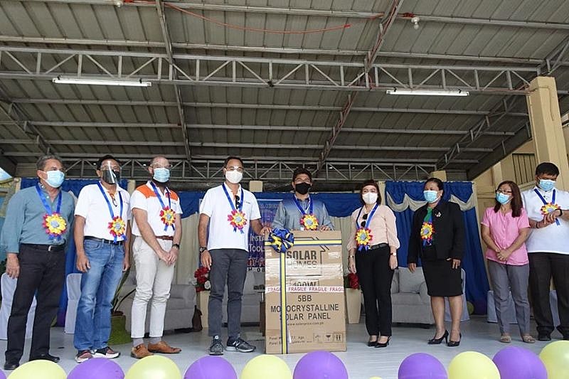 Vivant donates tools to Cordova school