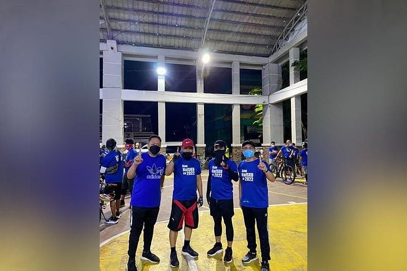 Pampanga officials bike for Isko