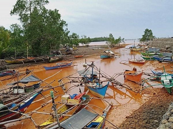 #NoFilter: Heavy siltation turns river, coastal waters to orange
