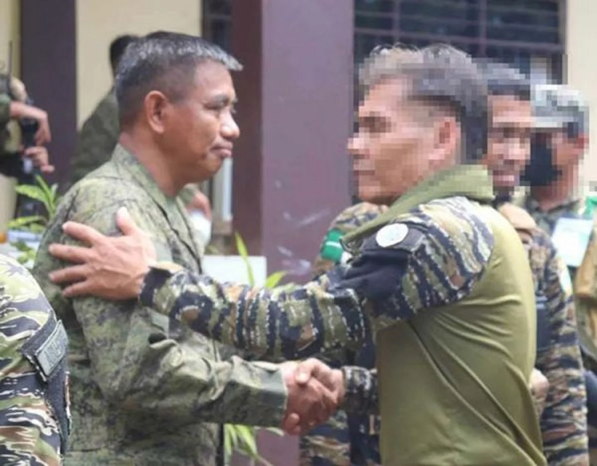 Abu Sayyaf leader, 10 followers surrender Abu Sayyaf leader, 10 followers surrender
