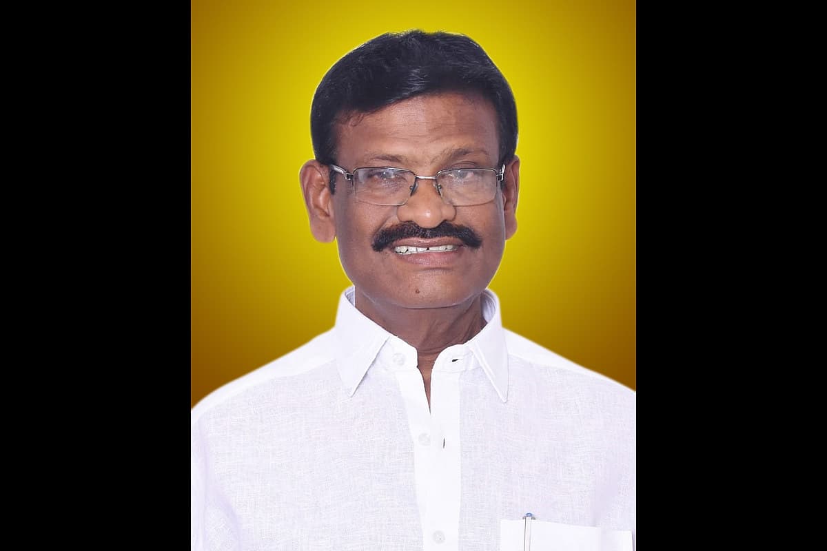 Tamil Nadu Minister SM Nasar Seen Throwing Stone At DMK Cadre In Viral ...