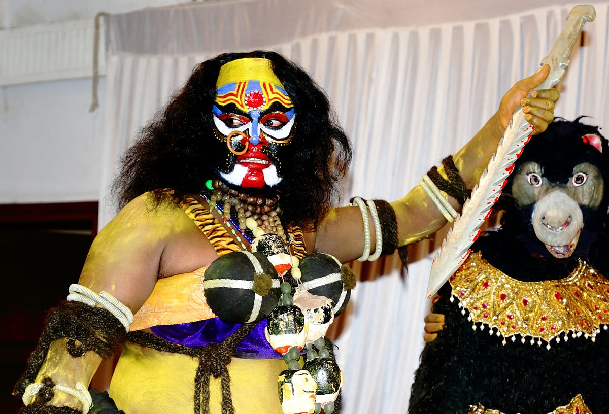 Hagalu Vesha: How The Budaga Jangamas Of Hampi Keep Their Folk Art And ...