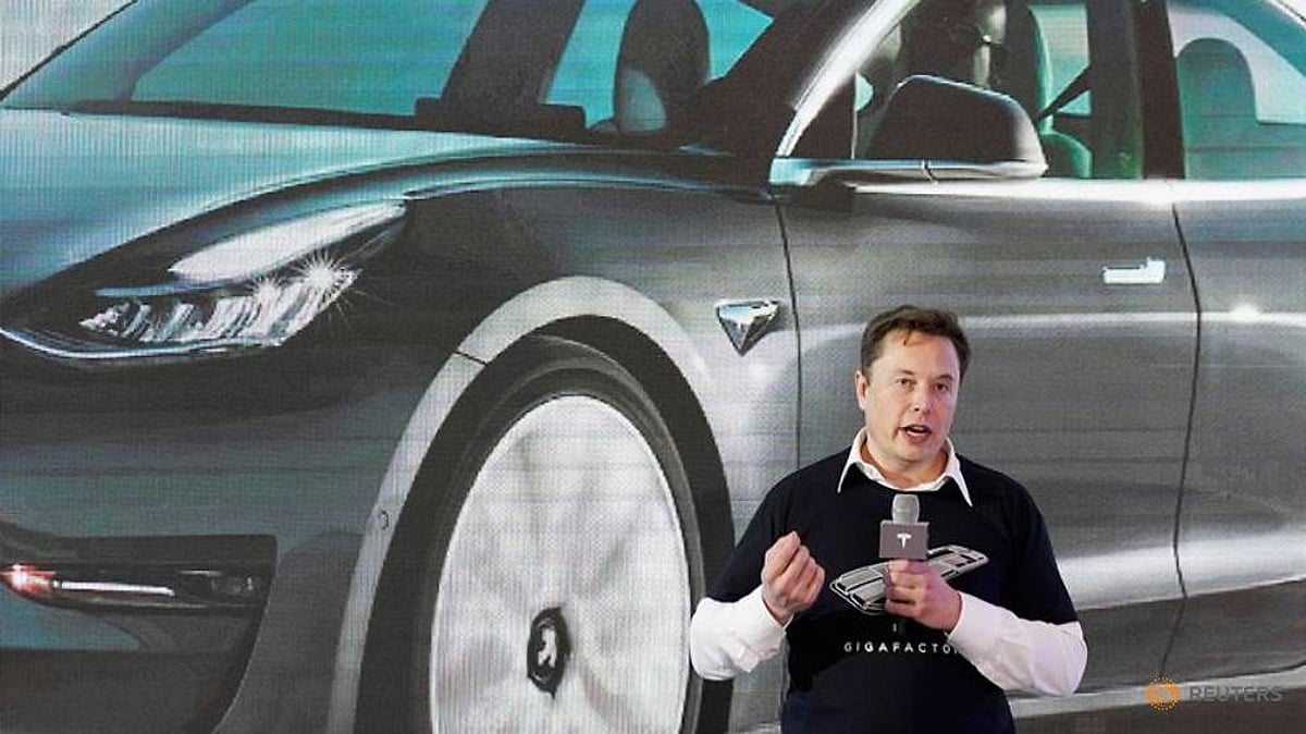 Tesla CEO Elon Musk Unveils Plans For $25,000 Electric Car Developed ...