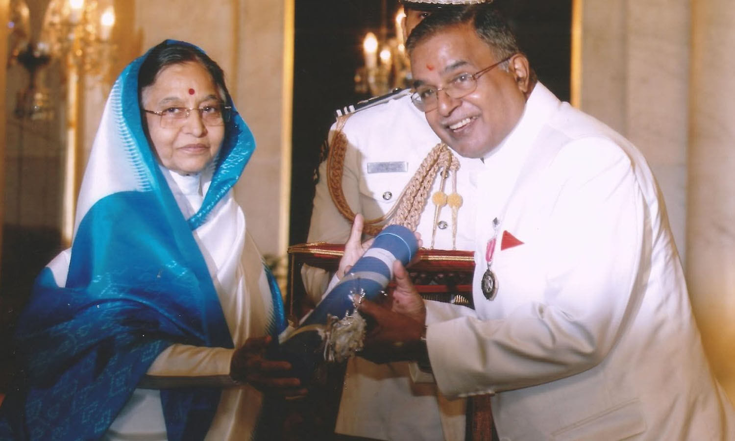 Dr Rabindra Narain Singh, A Padma Shri Awardee And Renowned Orthopaedic ...