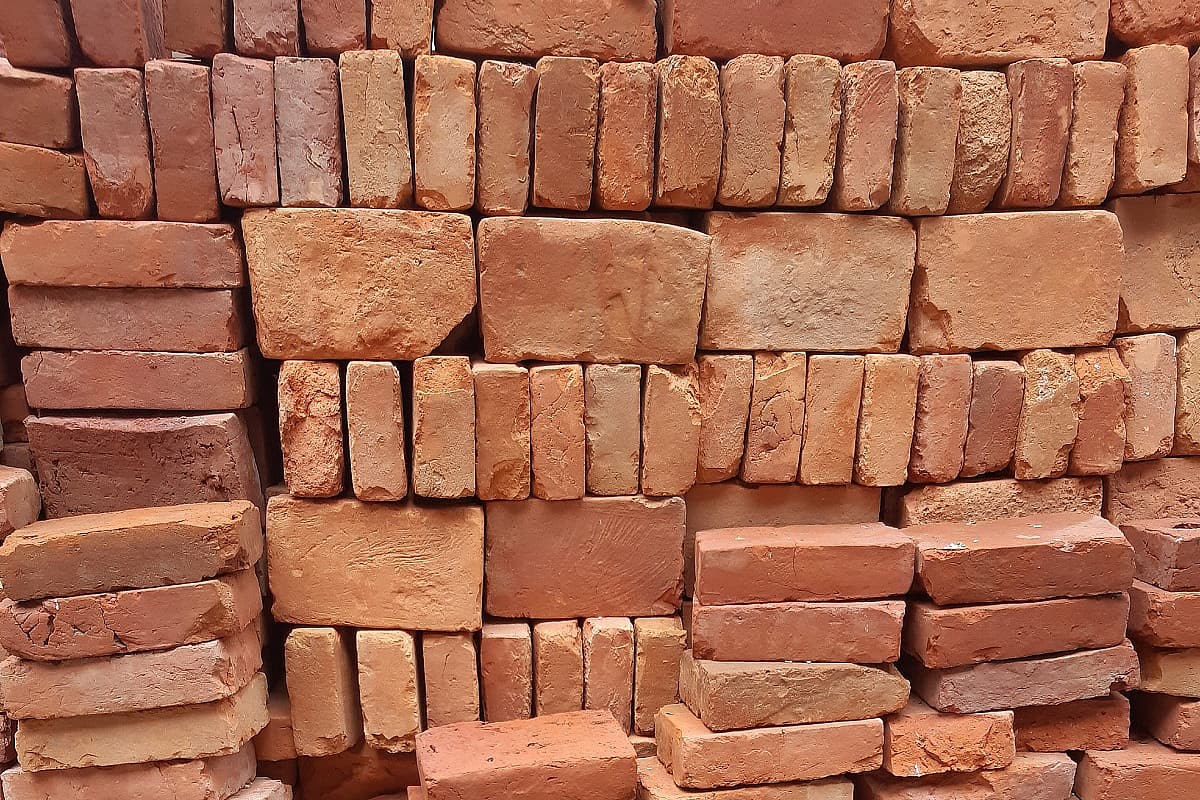 Indian Scientists Develop Energy-Efficient, Low-Carbon Bricks Using ...