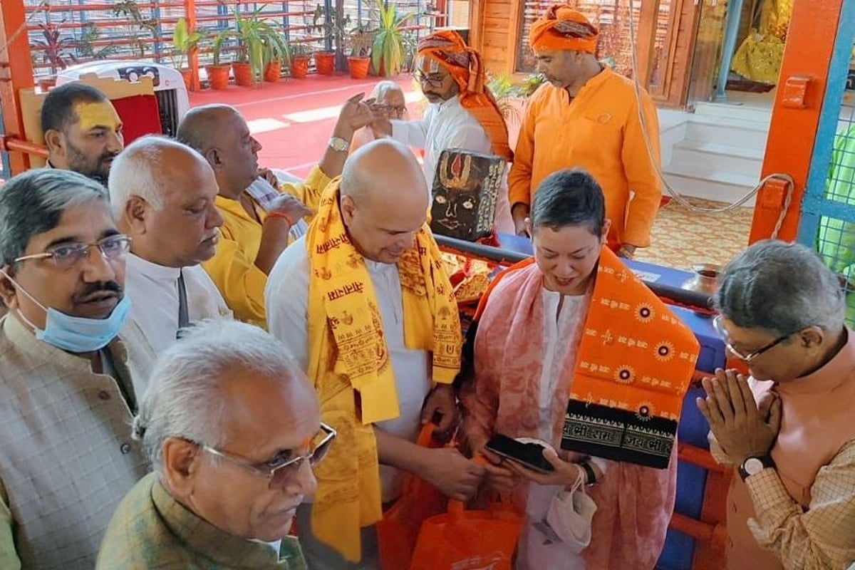 Sri Lankan Envoy Visits Ayodhya, Brings Sacred Stone 'Shila' From ...