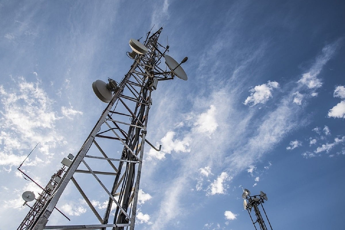 BSNL To Sell 10,000 Telecom Towers For Around Rs 4,000 Crore To Meet ...