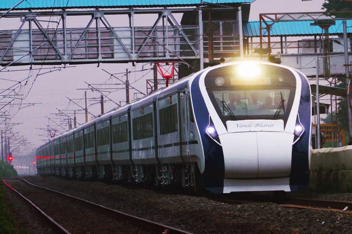 Vande Bharat Trains: Siemens And Alstom To Make 25 Semi-High Speed Trainsets With Seating ...
