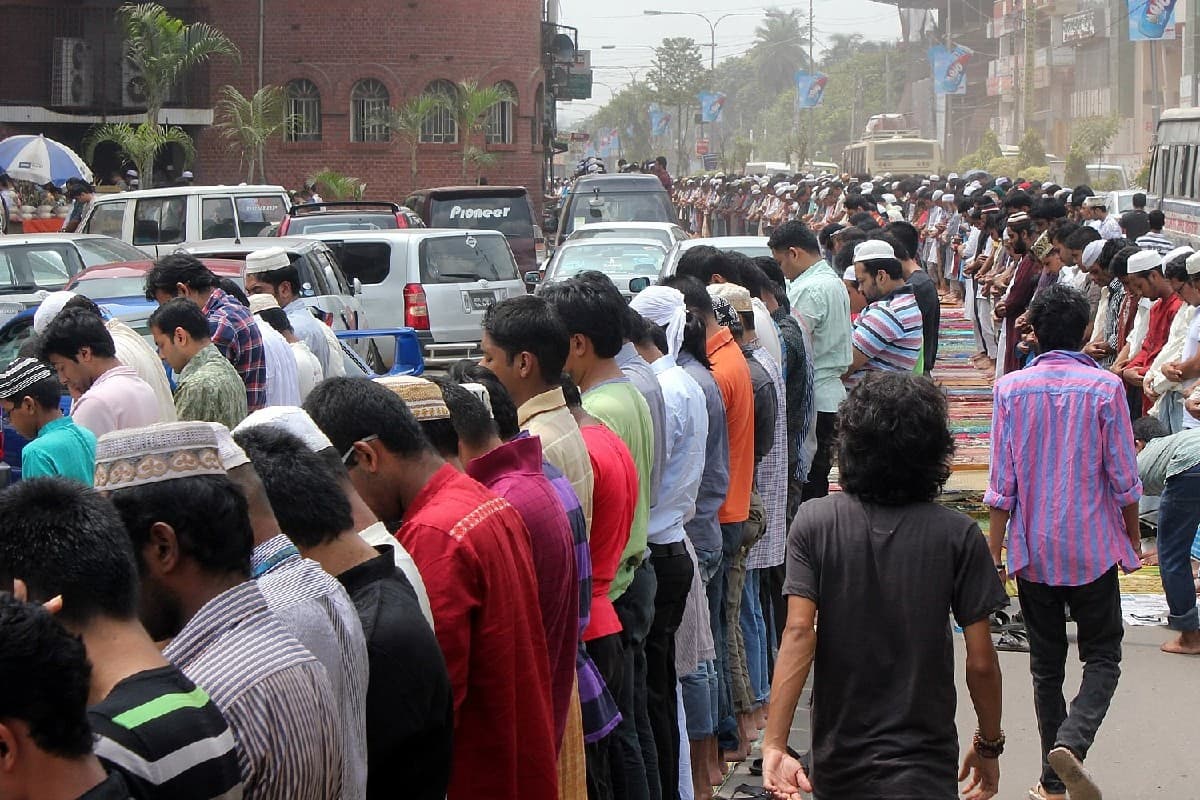 UP Police Book Over 2,000 People For Offering Eid Namaz On Roads