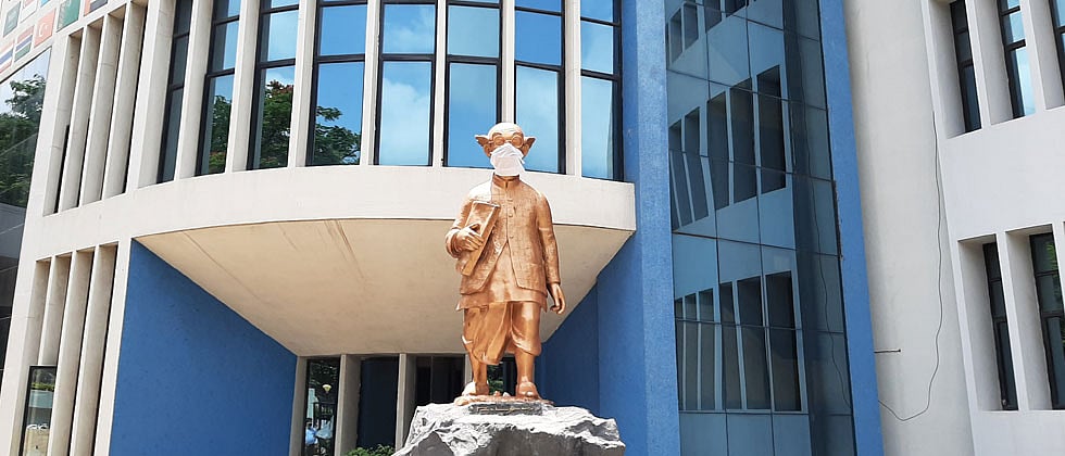Pune: Common Man’s statue at Symbiosis gets a protective mask