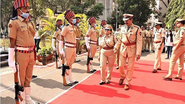 Visually impaired Reena Patil receives guard of honour from Pimpri ...