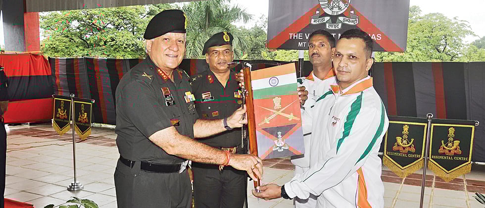 Southern Army Commander flags off Mt Kun expedition