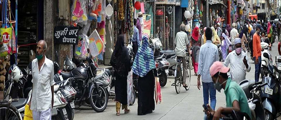 Pune: Timber market resumes operations in Bhavani Peth as number of ...