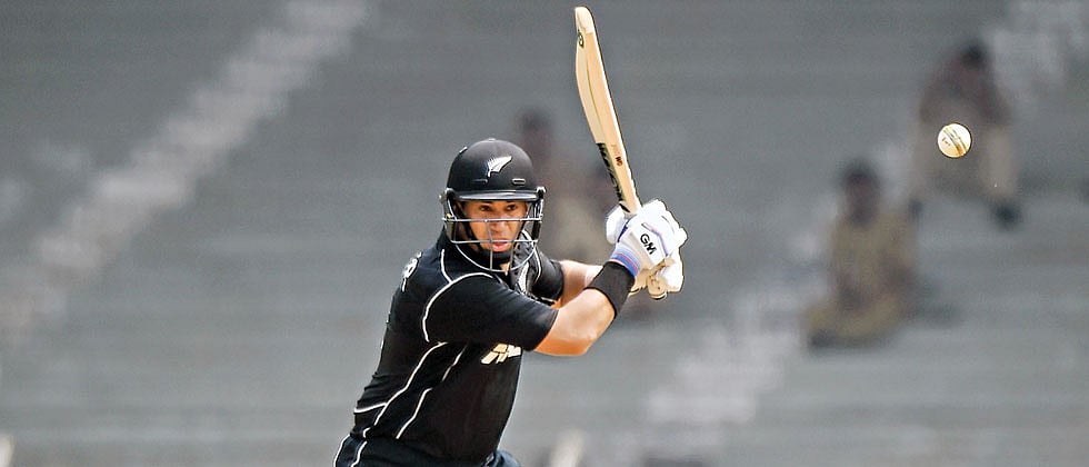 Taylor, Latham tons guide Kiwis home