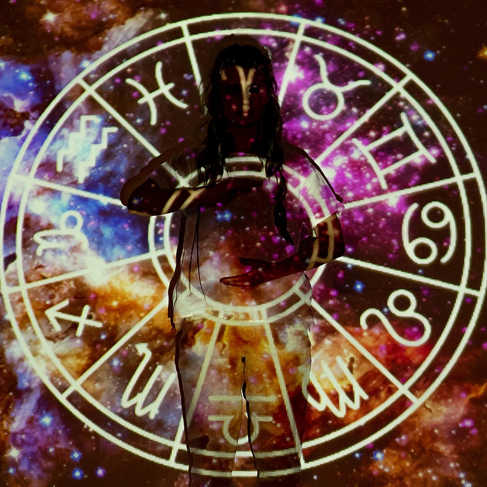 What is the Barnum Effect in astrology?