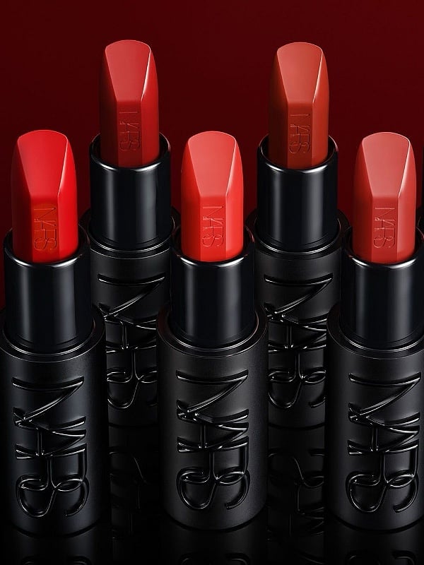 Celebrity Makeup Lines v. Makeup Artists’ Brands: Which Is Better ...