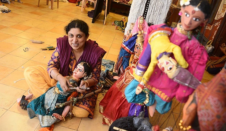 The Master Puppeteer: Bengaluru queen who owns India's largest puppet ...