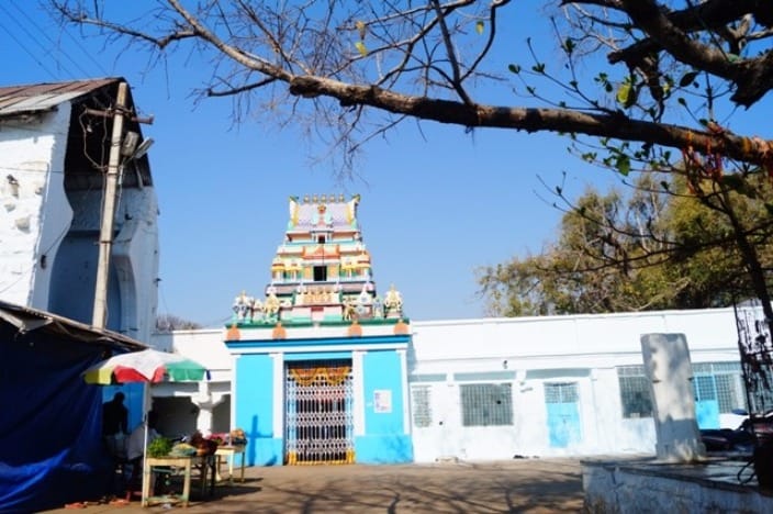 The 'Visa God' temple near Hyderabad where people come flocking to pray ...