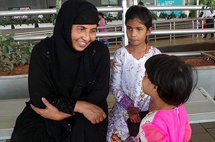 Hyd woman who was pushed off building in Saudi is all smiles as she ...