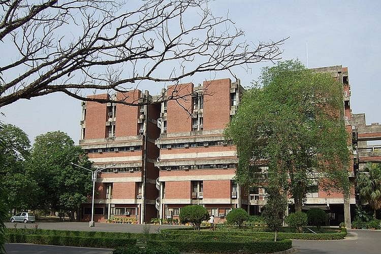 'Thesis that ragging is good for first year students is simple bulls ...