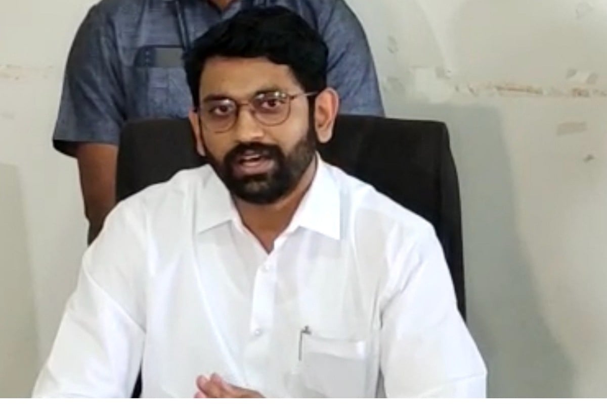 Collector tries to defuse tense situation in Kamareddy as farmers ...