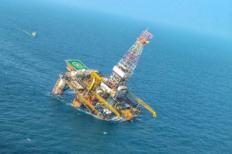 Oil rig tilts off the Andhra coast due to Cyclone Phethai ...