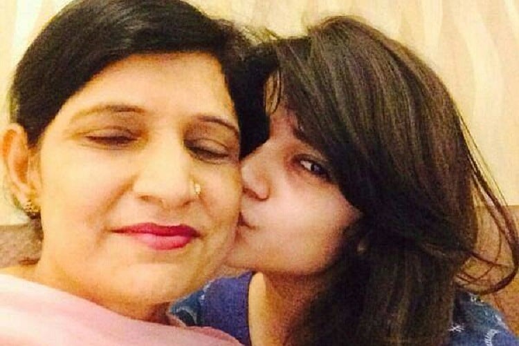 Woman accuses 2 hospitals of ‘medical kidnapping’, overcharging for ...