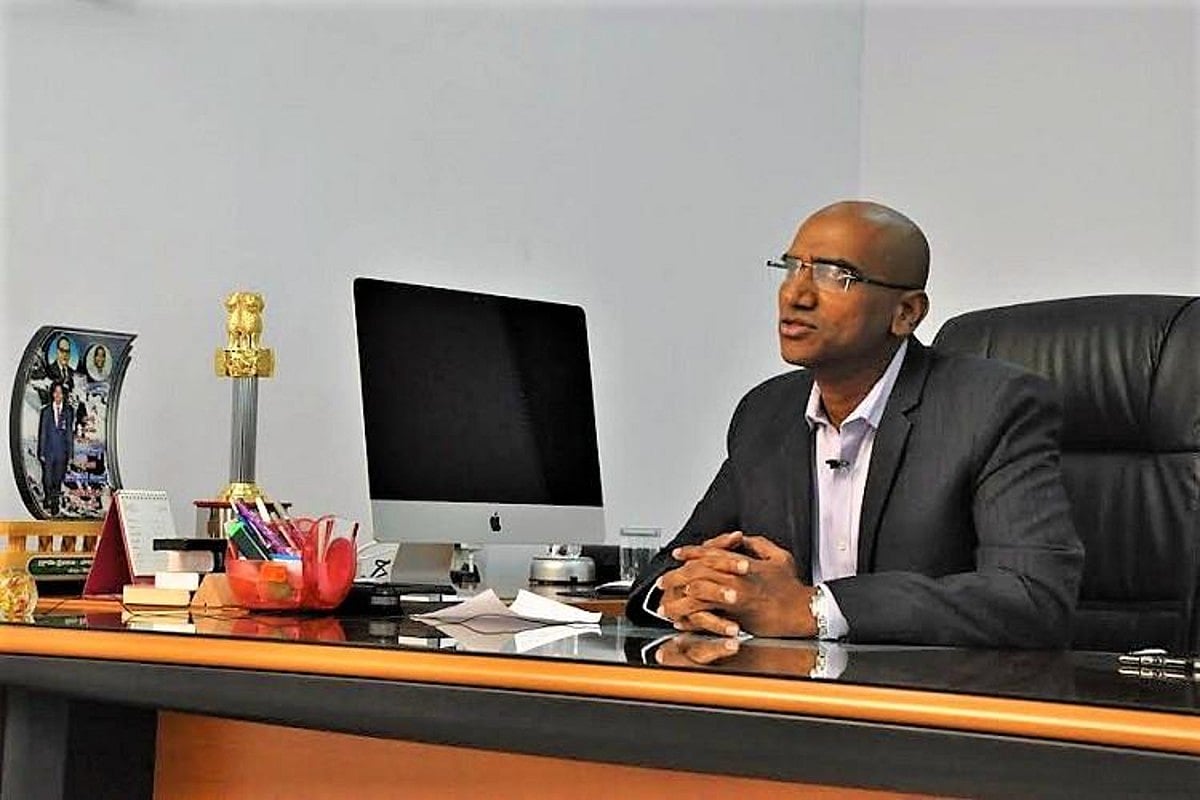 Why several people in Telangana are inviting IPS officer Praveen Kumar ...