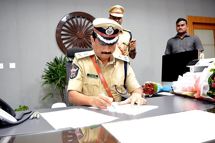 Vizag gets new police commissioner as Rajiv Kumar Meena takes charge