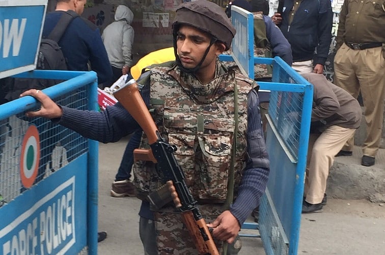 Govt approves 33% reservation for women at constable rank in ...