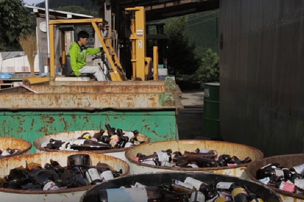 Watch: How a Japanese town got rid of its trash problem by recycling 80 ...