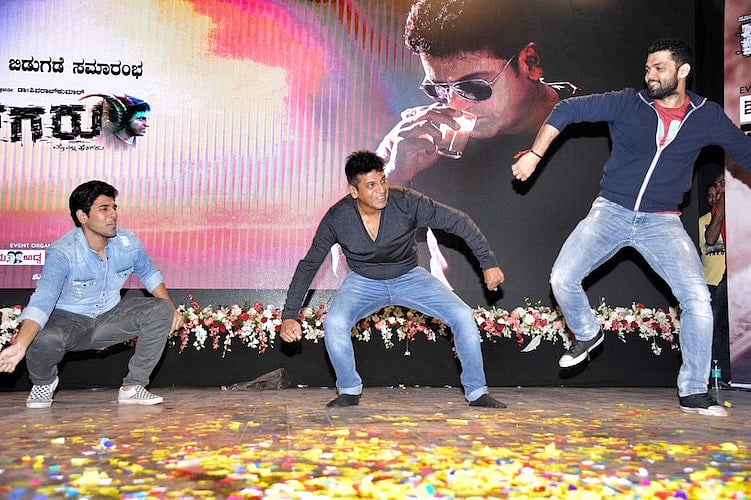 Shiva Rajkumar shakes a leg with Allu Sirish, Rakshit Shetty at ‘Tagaru ...