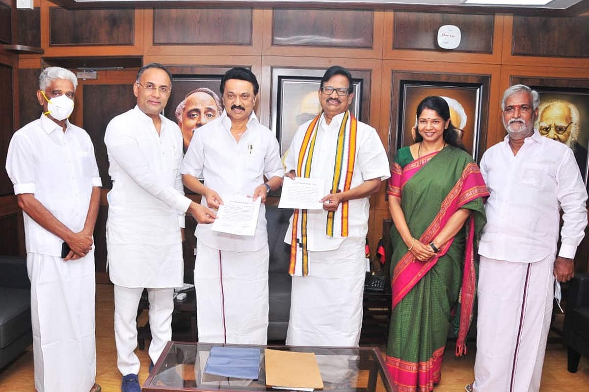Congress Seals Poll Pact With Dmk Gets 25 Assembly Seats And 1 Lok