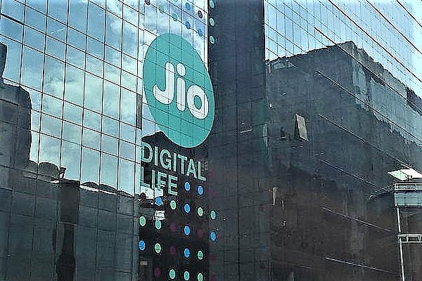 Reliance Jio working on ‘super app’ to provide over 100 services under ...