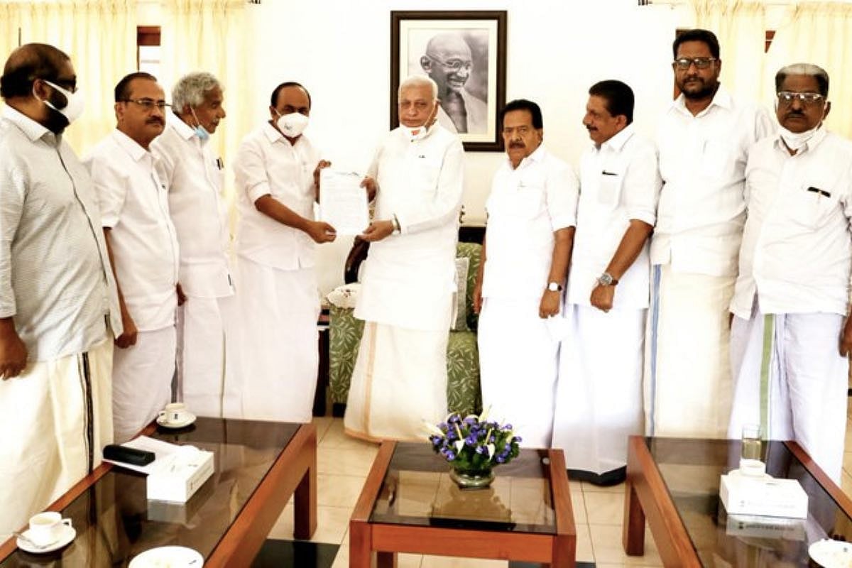 UDF leaders meet Kerala Governor, ask him not to approve Lokayukta ...
