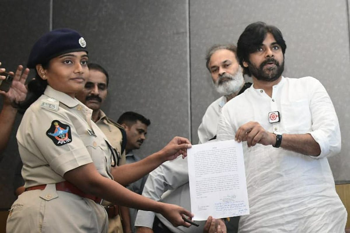 Vizag police bars Pawan Kalyan from holding public meetings