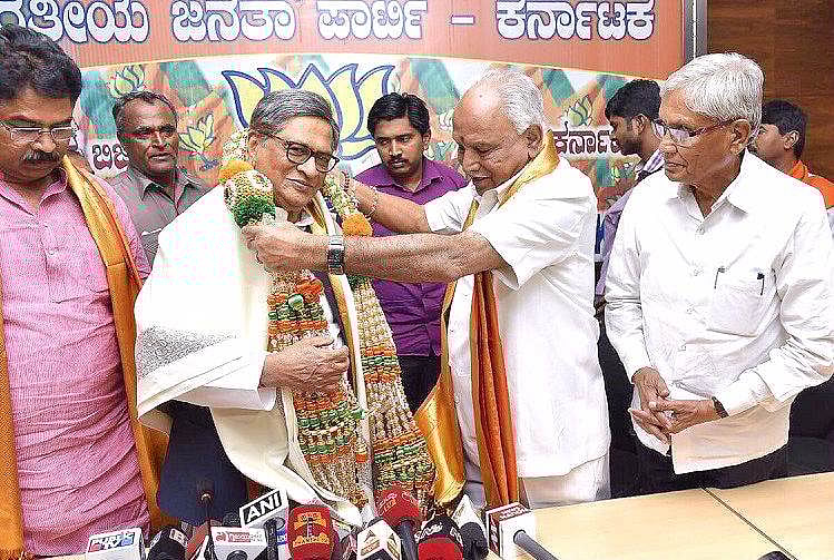 SM Krishna heaps praise on BJP and PM Modi, to start campaigning for ...