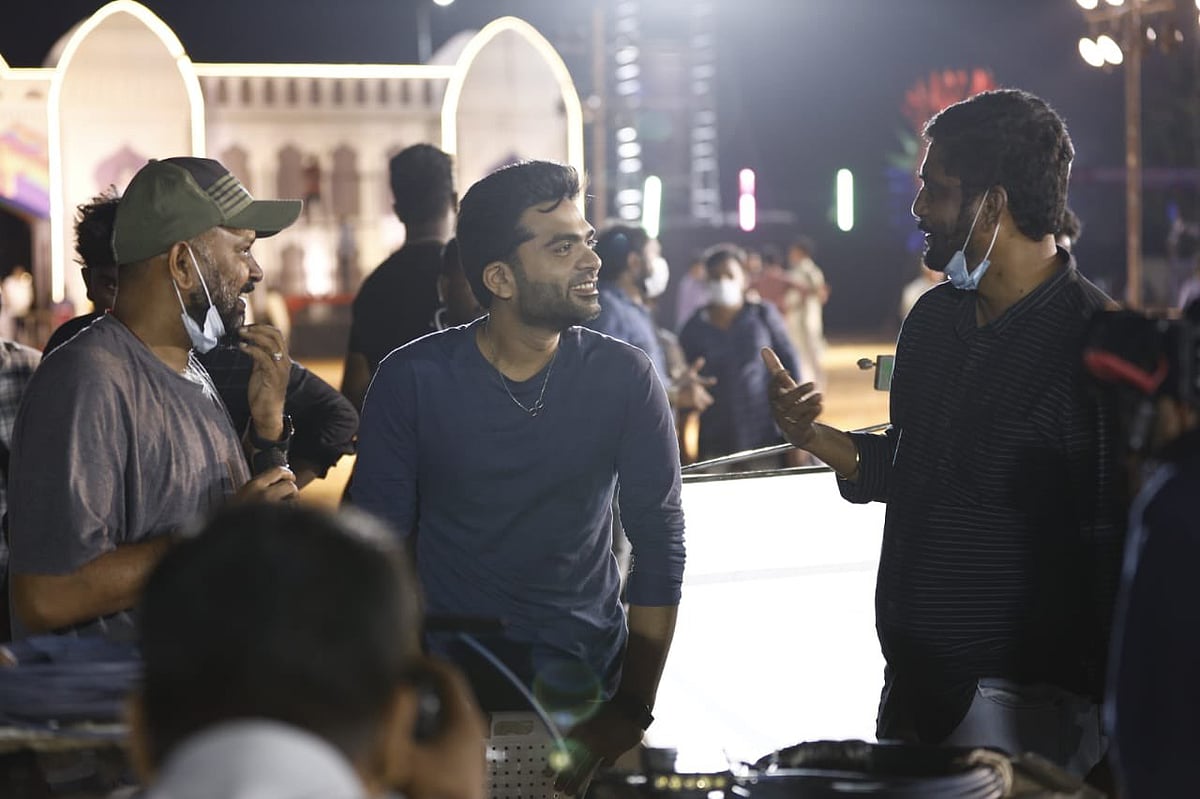 'Maanaadu' producer shares photo of Simbu on the sets