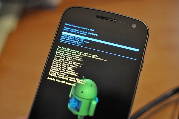 Android Q leak shows system-wide dark theme, app functions revamp